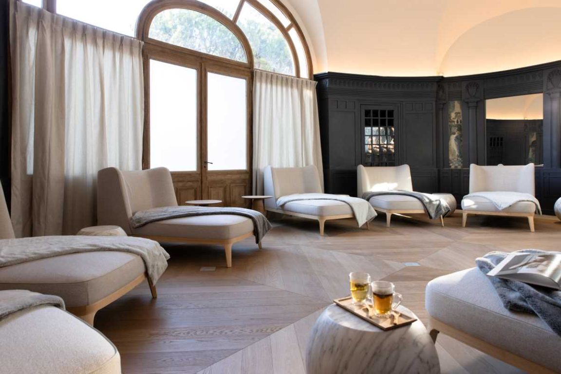 L "Hotel Royal" dévoile son evian©SPA le premier en Europe - NEWSLY 24